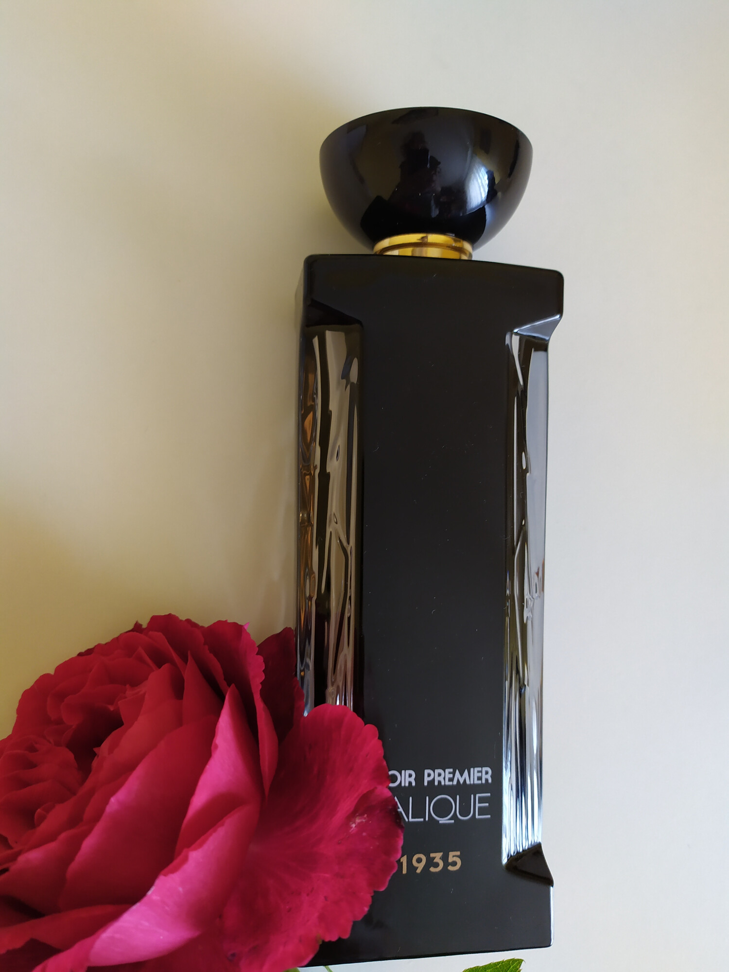 Rose Royale Lalique perfume - a fragrance for women and men 2014