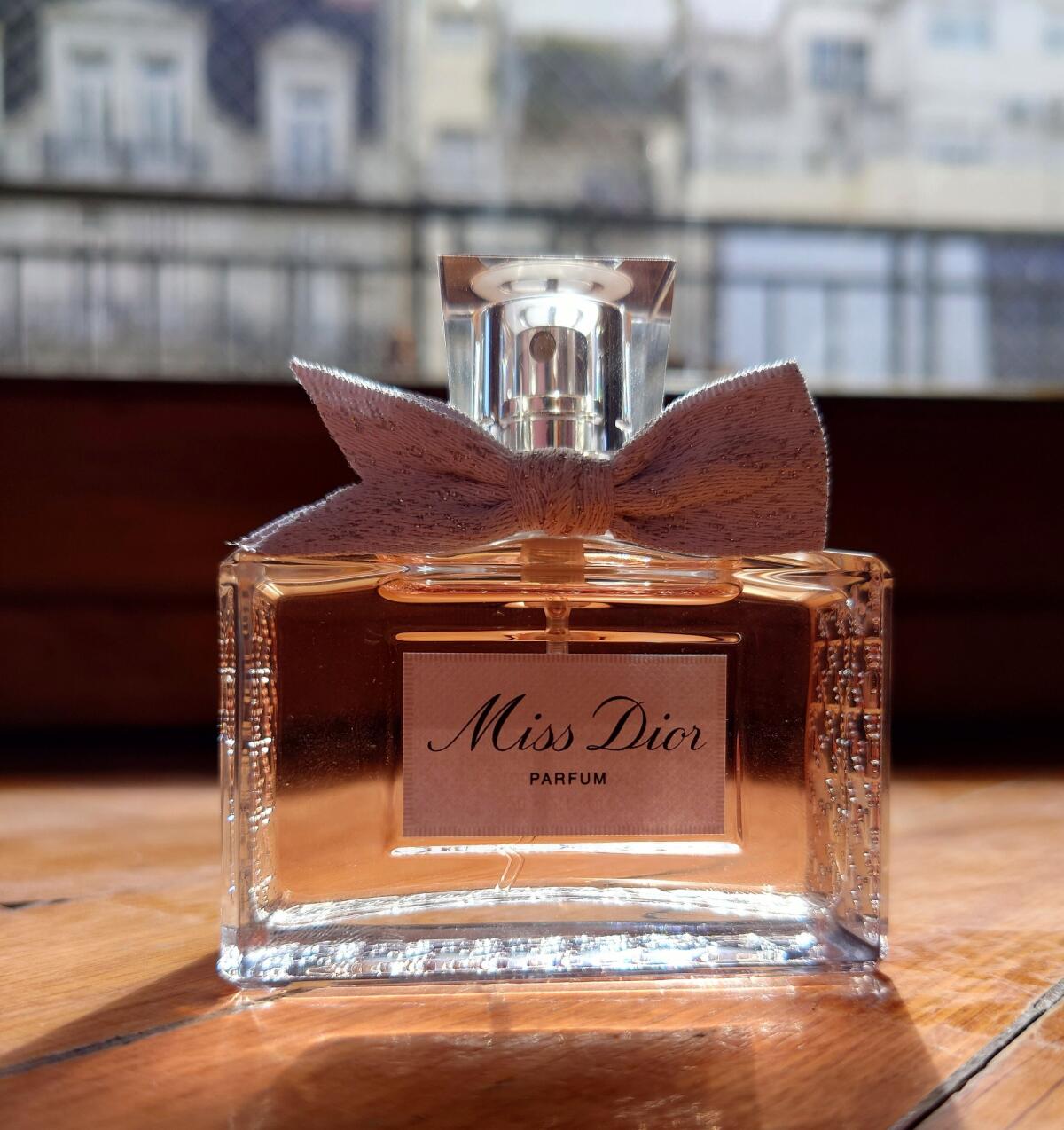 Miss Dior Parfum (2024) Dior Parfum - ein neues Parfum für Frauen 2024