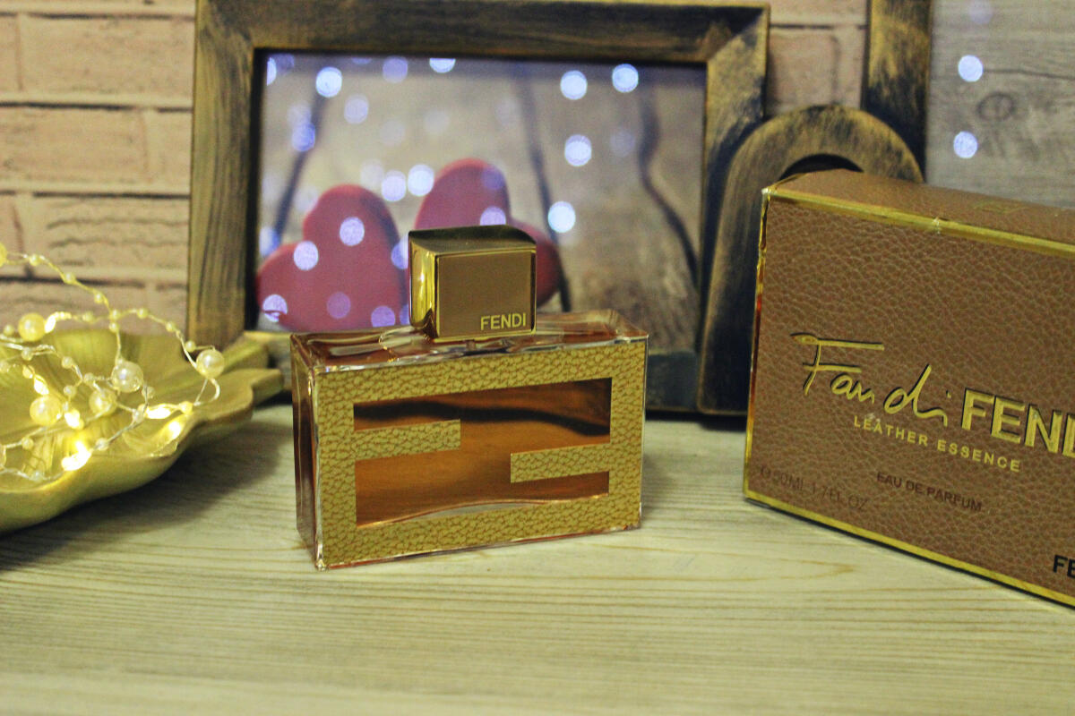 Fan di Fendi Leather Essence Fendi perfume - a fragrance for women 2014