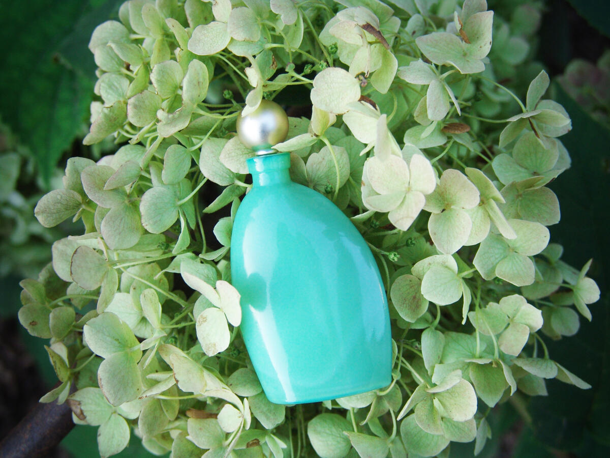 Eden Cacharel perfume - a fragrância Feminino 1994