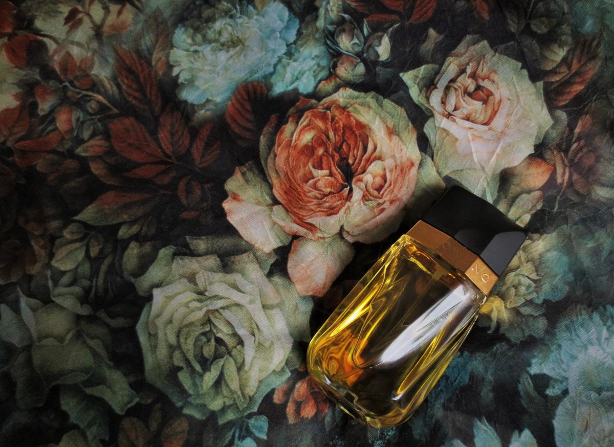 Knowing Estée Lauder perfume - a fragrance for women 1988