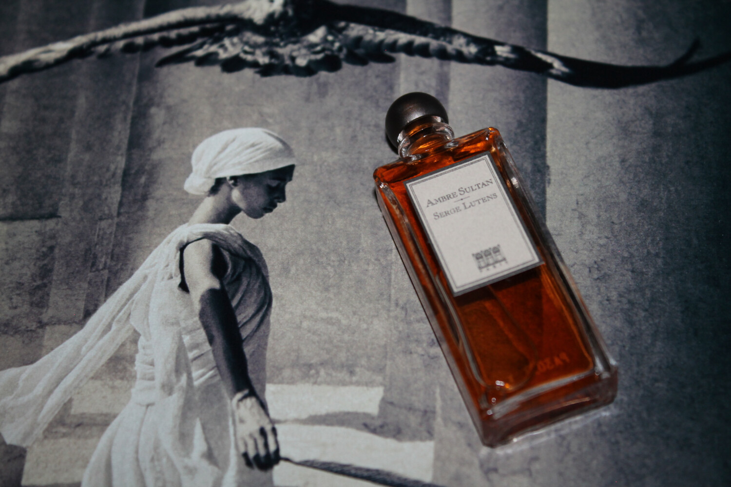 Ambre Sultan Serge Lutens perfume - a fragrance for women and men 2000