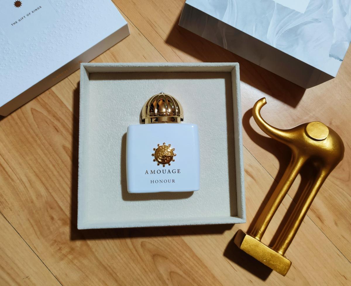 Honour Woman Amouage perfume - a fragrance for women 2011