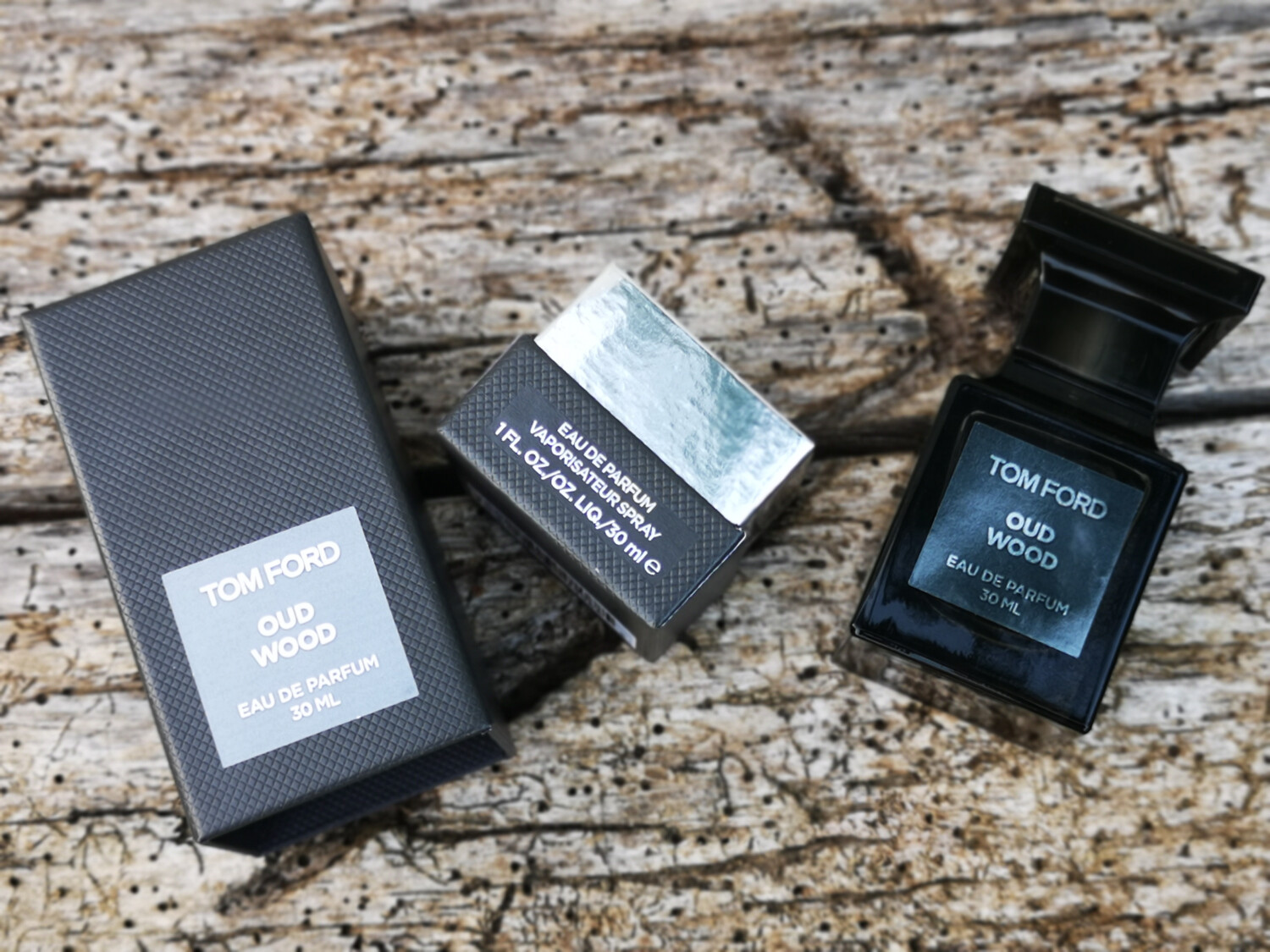 Oud Wood Tom Ford perfume - a fragrance for women and men 2007