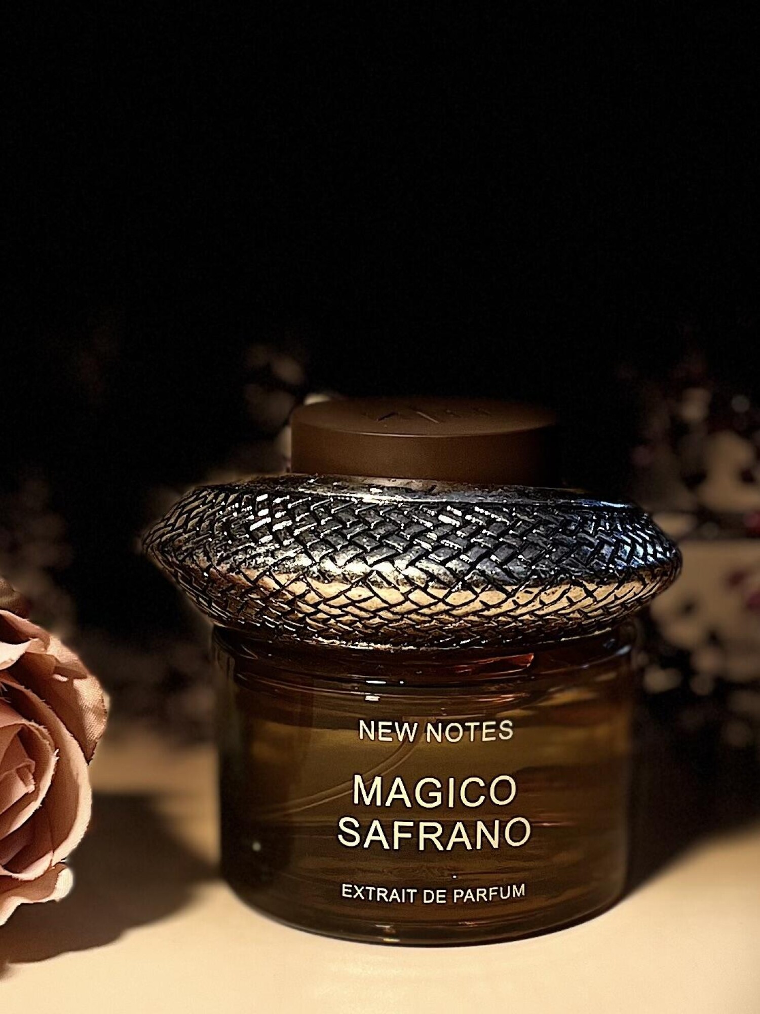 Magico Safrano New Notes perfume - a new fragrance for women and men 2025