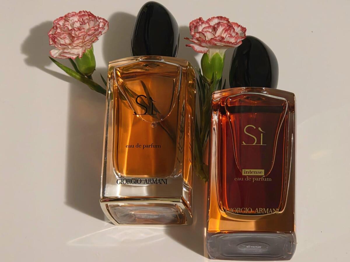 Sì Intense 2021 Giorgio Armani perfume - a fragrance for women 2021