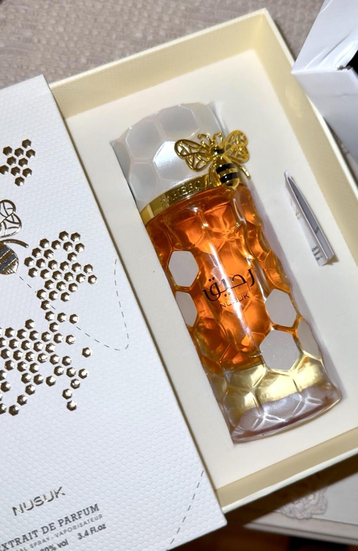 Raheeq Nusuk parfum - un nouveau parfum pour homme et femme 2025