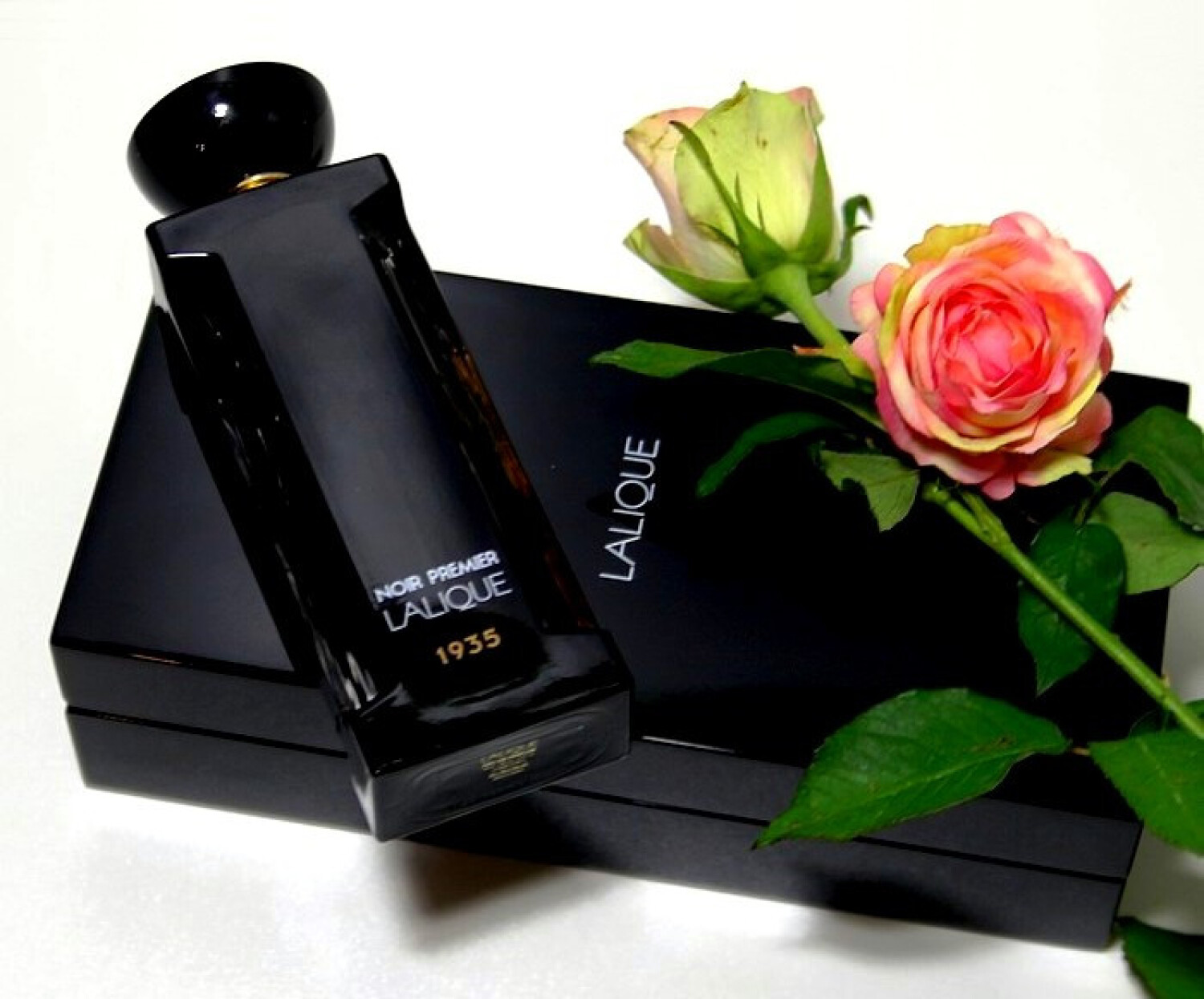 Rose Royale Lalique perfume - a fragrance for women and men 2014