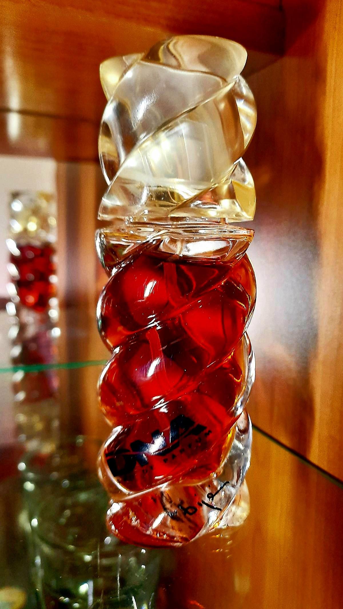 DNA Bijan perfume - a fragrance for women 1993