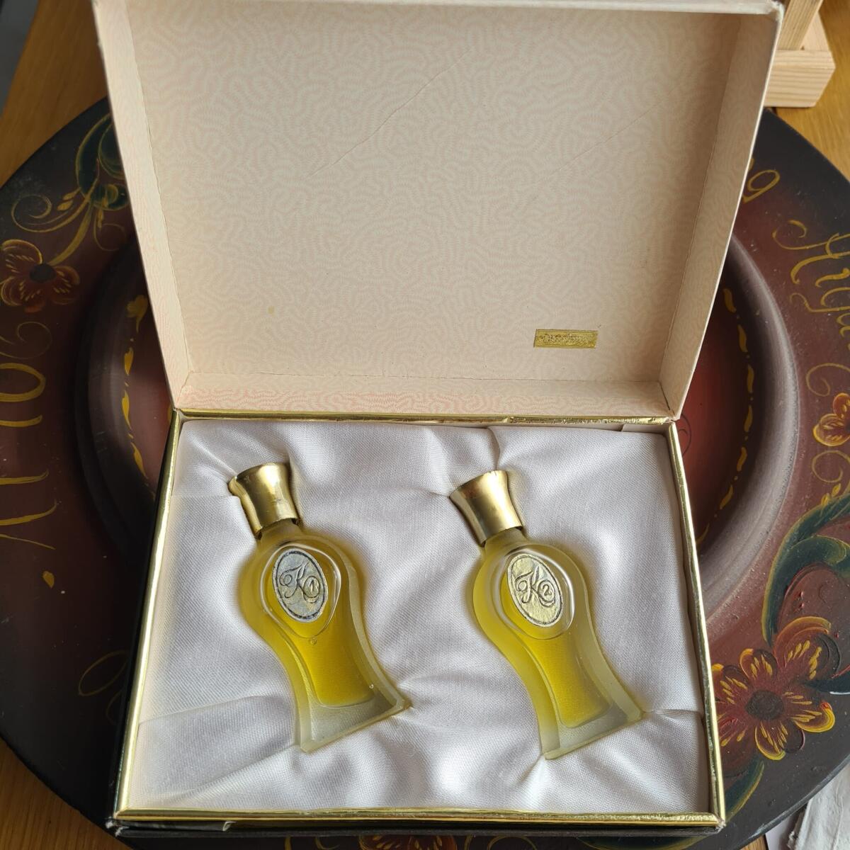 Kompliments 1 Dzintars perfume - a fragrance for women 1978