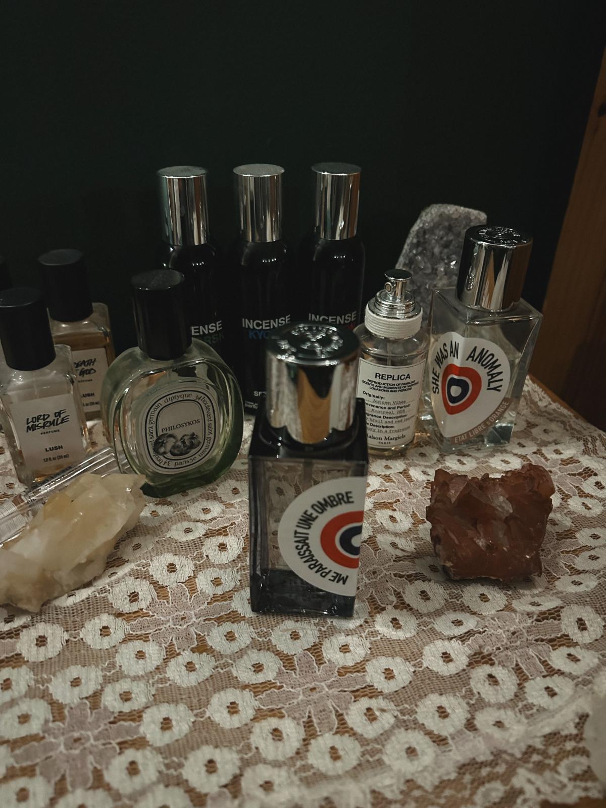 Hermann à mes Côtés me Paraissait une Ombre Etat Libre d'Orange perfume ...