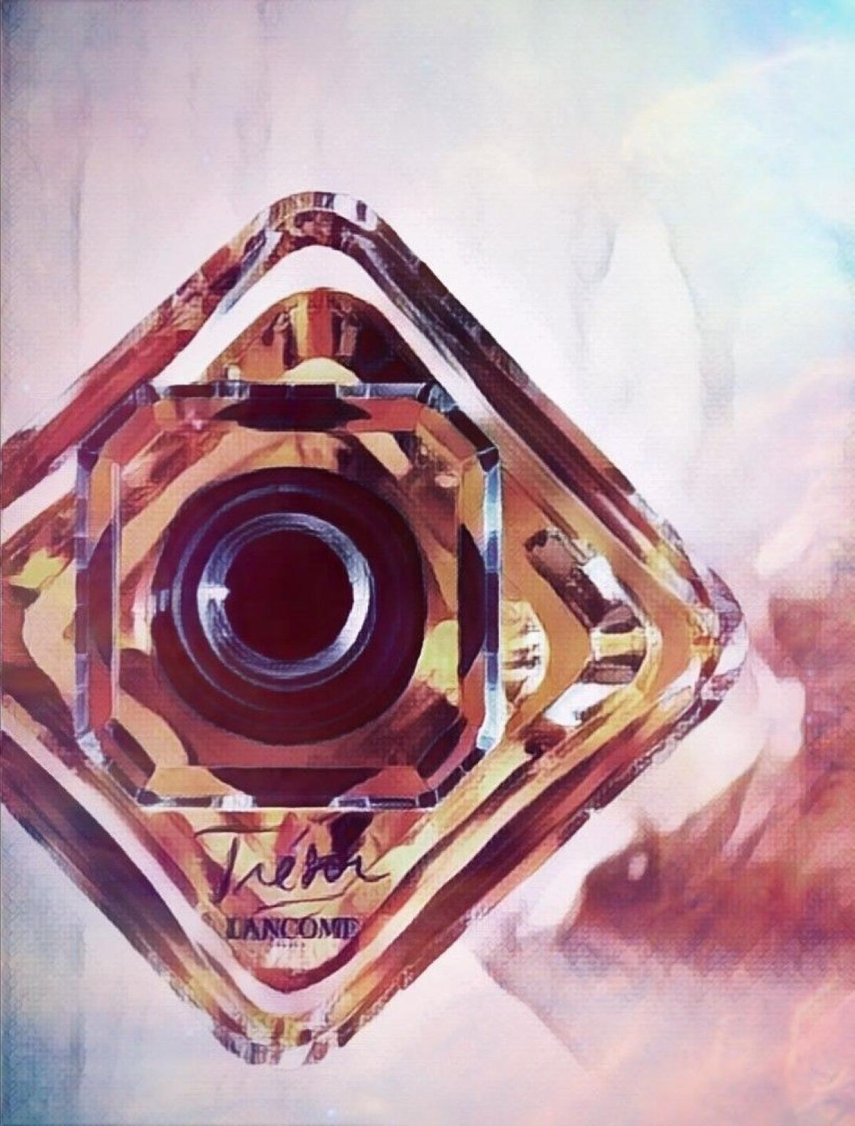 Tresor Lancome perfume - a fragrance for women 1990