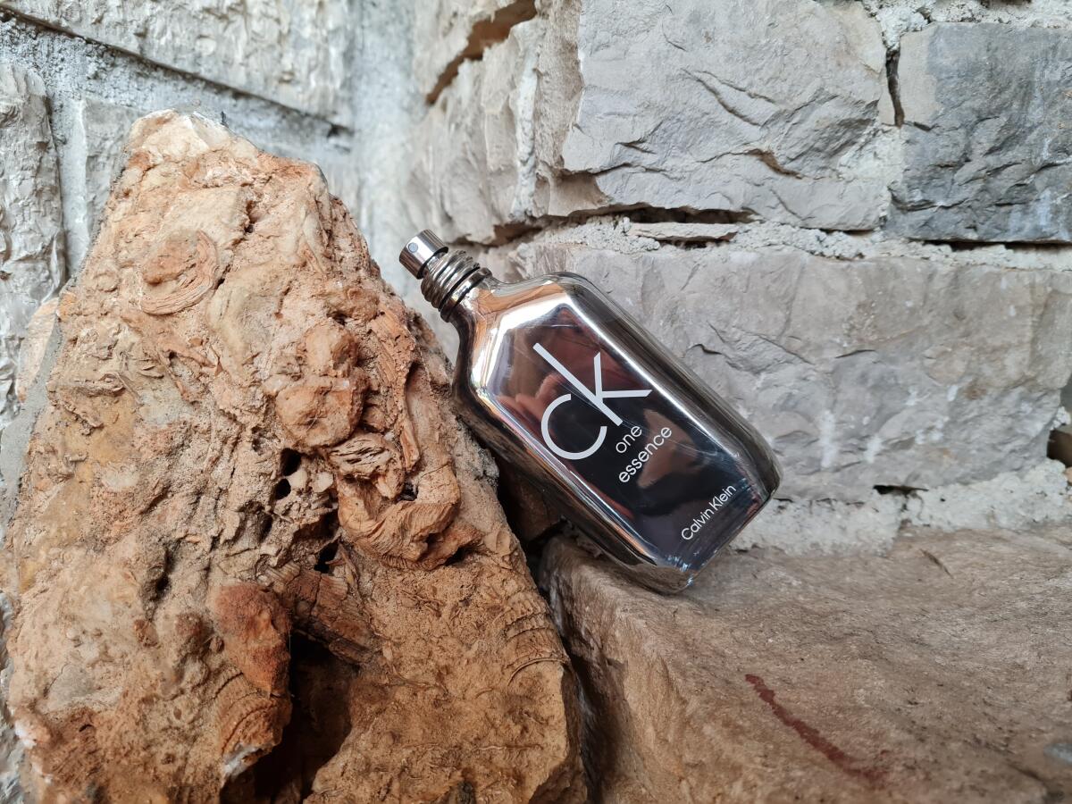 CK One Essence Calvin Klein fragancia - una nuevo fragancia para Hombres y Mujeres 2024