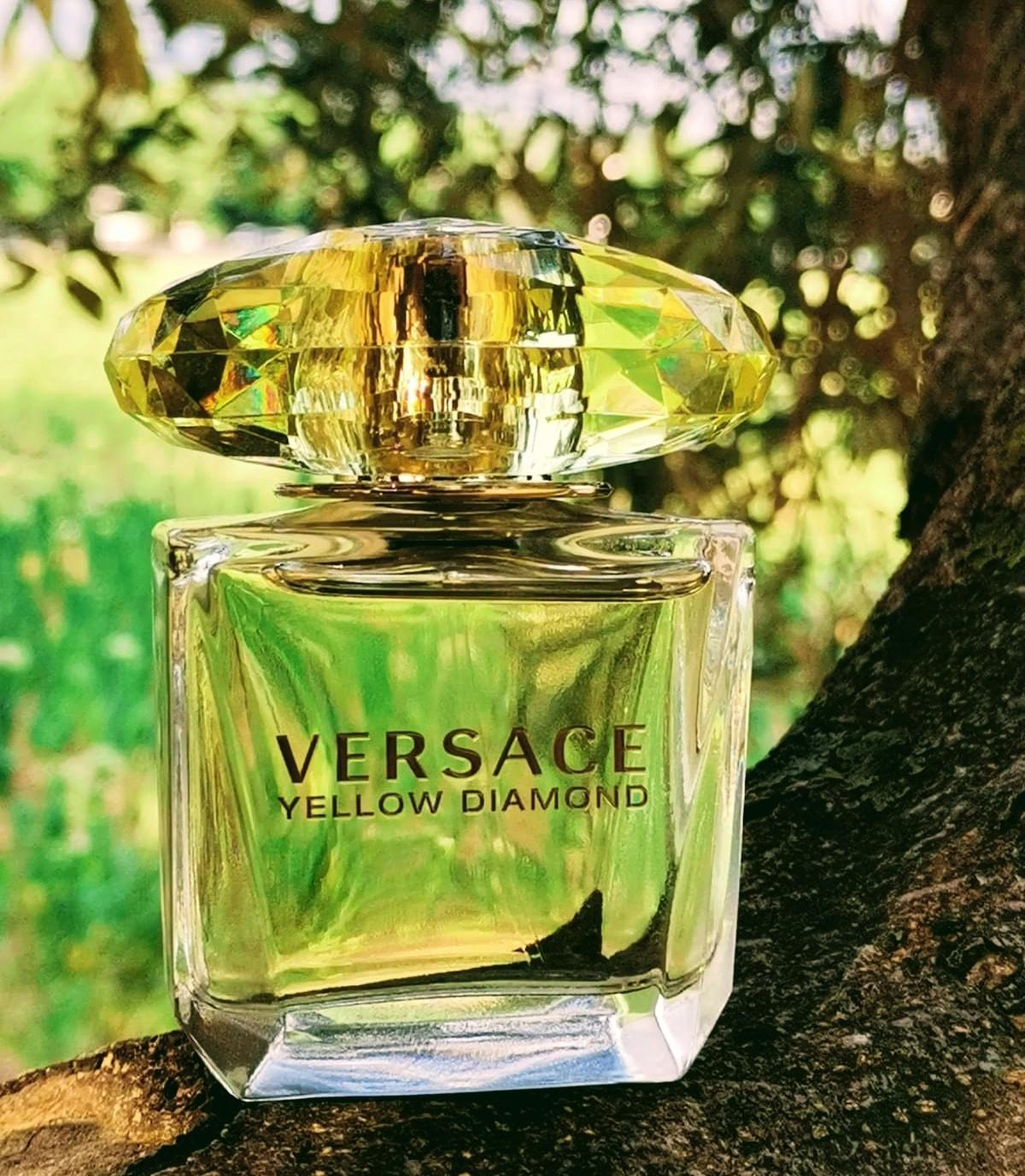 Yellow Diamond Versace perfume - a fragrance for women 2011