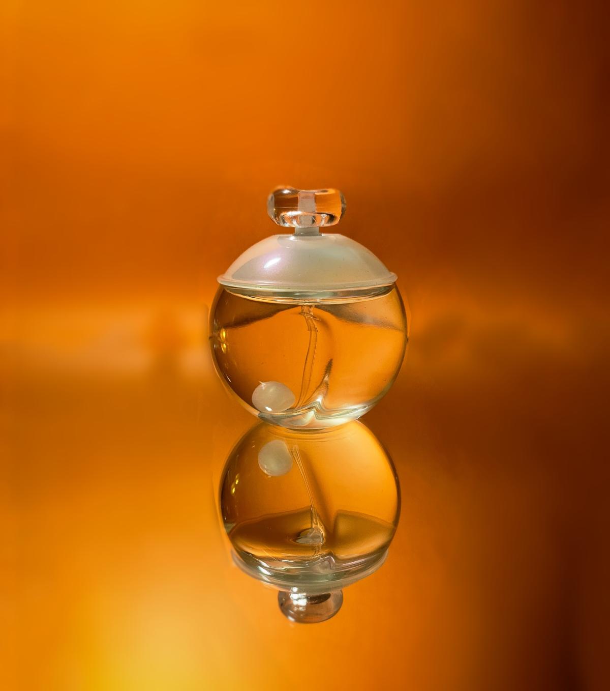 Noa Cacharel perfume - a fragrance for women 1998