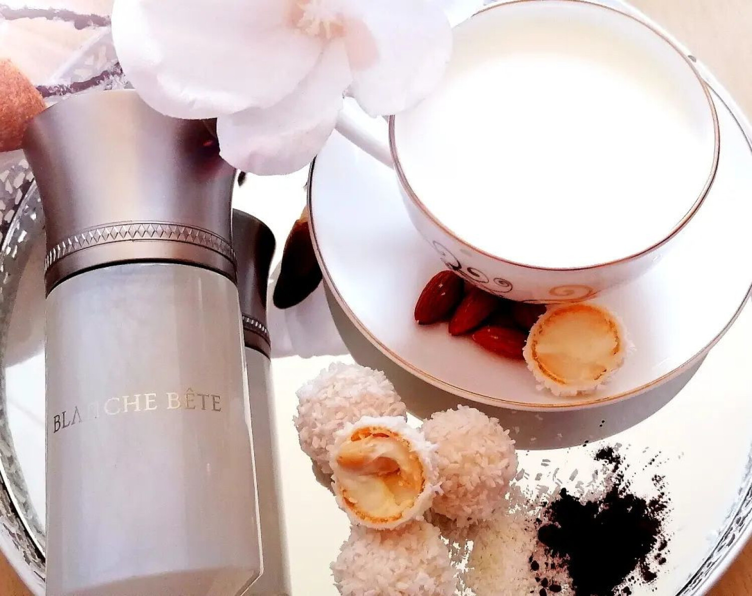 Blanche Bête Les Liquides Imaginaires perfume - a fragrance for women ...
