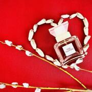 Very Valentino Valentino perfume - a fragrance for women 1998